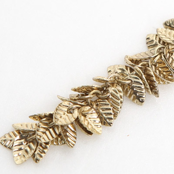 ゆらゆら揺れる葉っぱモチーフがスタイリッシュ♪葉っぱモチーフ吊り下げゴールドロン…[品番：KW000008299]｜KawaiCat（カワイ ...